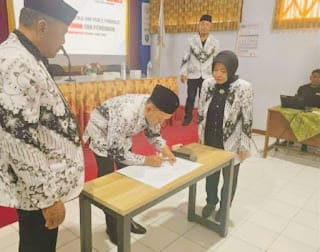 Agus Pariadi Resmi Di Tetapkan Sebagai Plt Kepala Sekolah SMK 2 PGRI ...