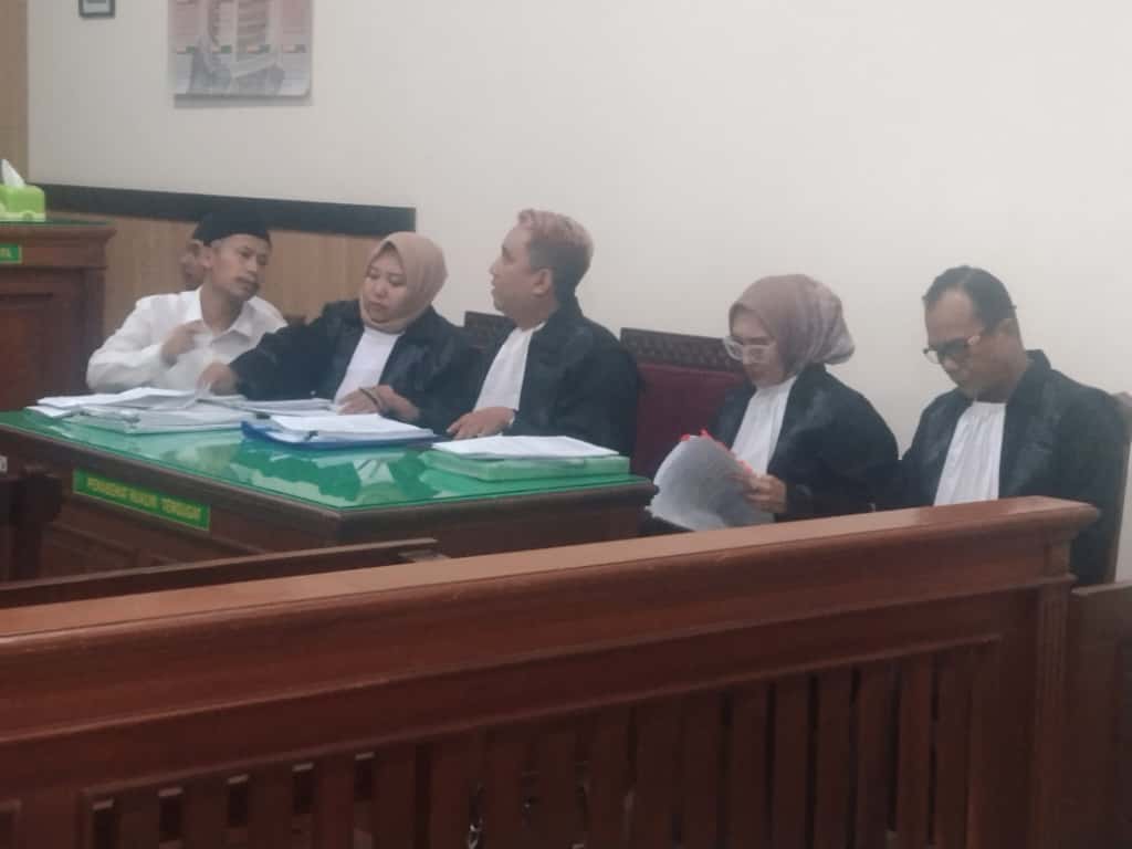 Dinilai Memberikan Sarana Dan Keterangan, Reza PPAT Dituntut 4 Tahun ...